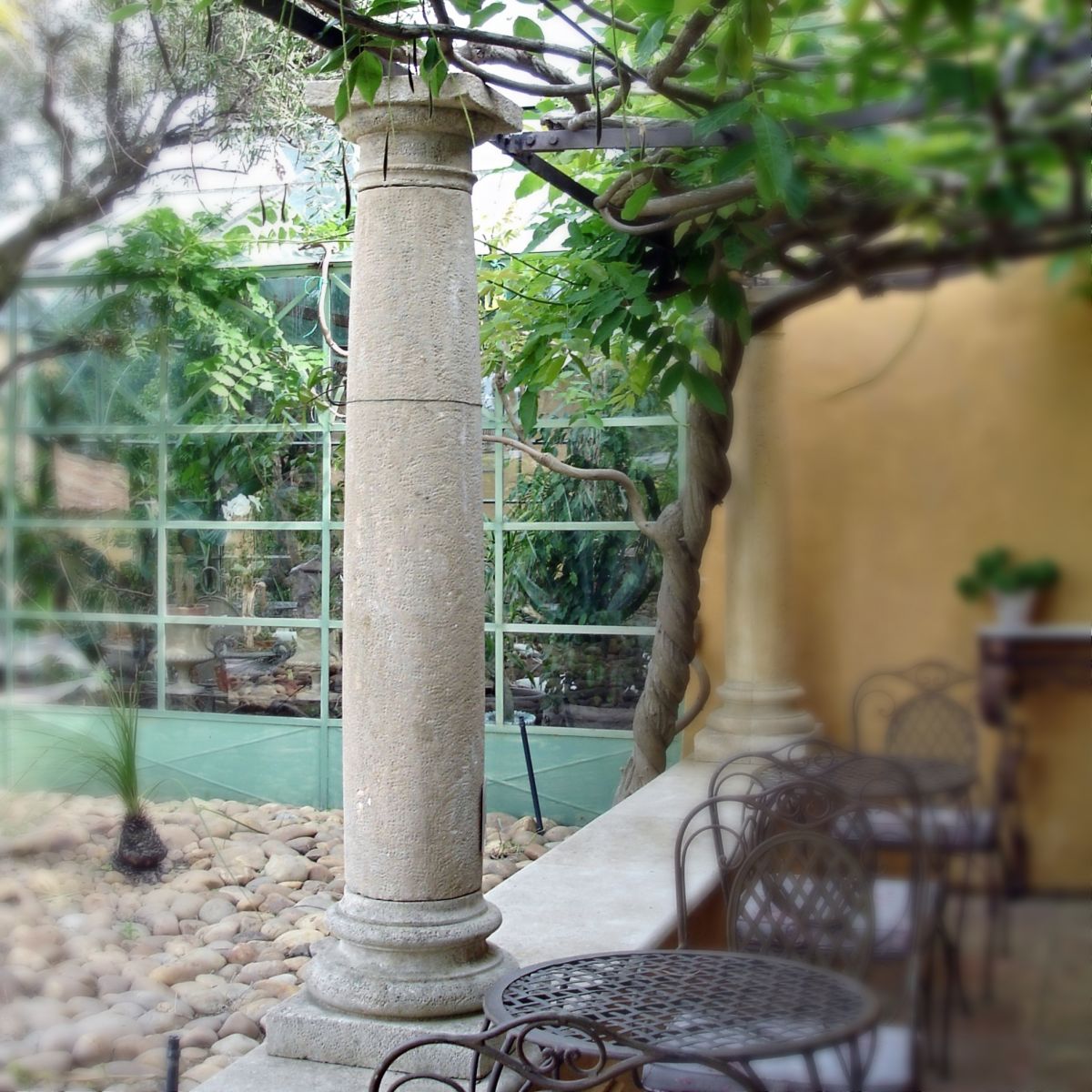 Colonne toscane par l'artisan tailleur de pierre A Bidal du Vaucluse