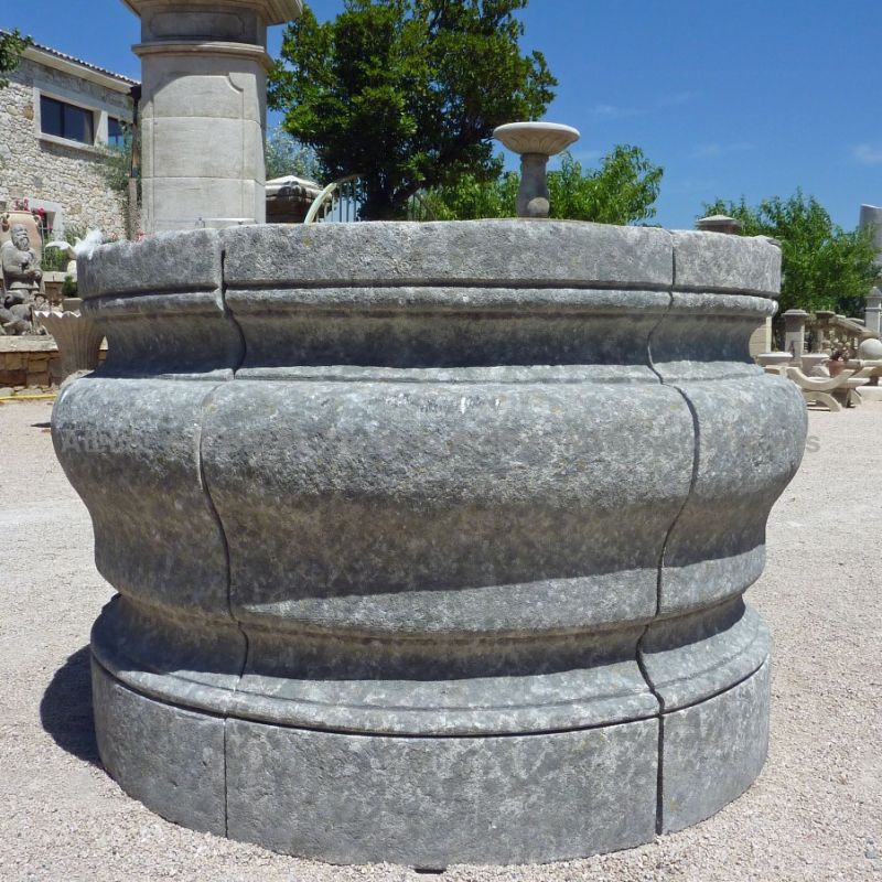 Une réalisation de notre tailleur de pierre- puits en pierre de taille