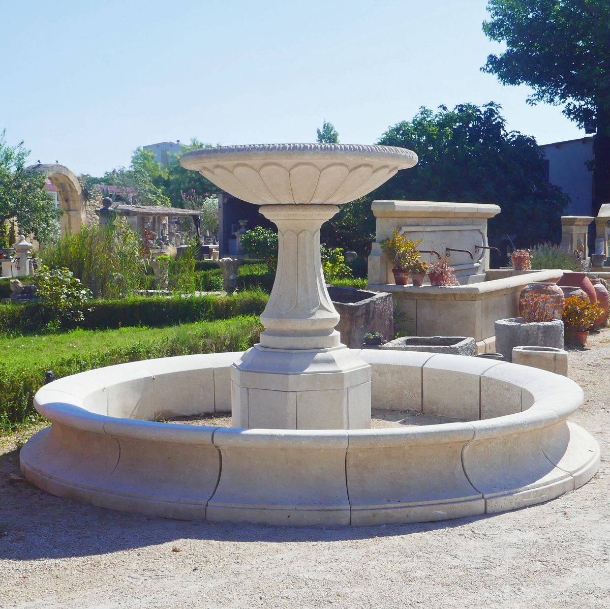 Exceptional 1-tier central fountain in stone hand-carved in Provence