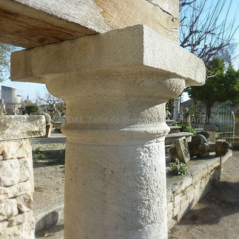 Colonne toscane par l'artisan tailleur de pierre A Bidal du Vaucluse