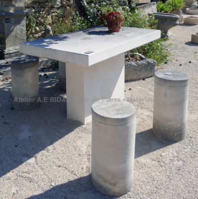 Small table perfectly rectangular stone in stone.?